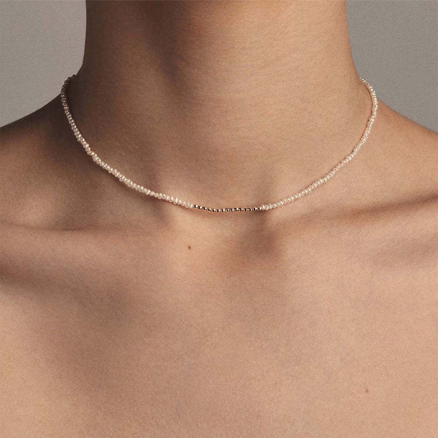 DANCING PEARL AND GOLD BEAD 14-carat gold necklace | Lulu's Collective